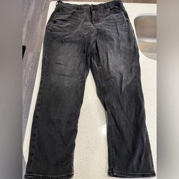 American Eagle Stretch Curvy Mom Jeans